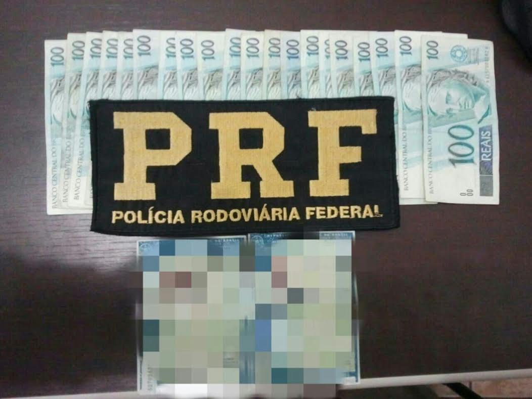 Dupla Tenta Subornar Prf Com R 2 Mil E é Presa Na Mgc 497 Em Iturama