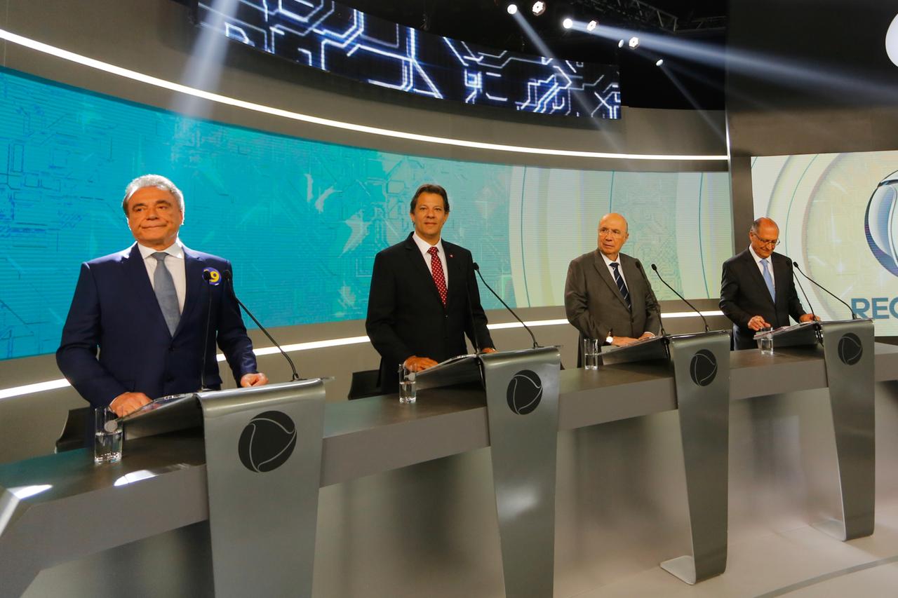 Rede Record realiza debate entre presidenciáveis; veja como assistir Rede Record realiza debate entre presidenciáveis; veja como assistir