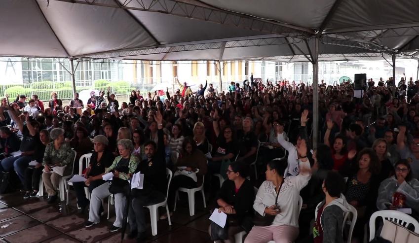 Em assembleia, professores municipais de Belo Horizonte decidem manter ... Em assembleia, professores municipais de Belo Horizonte decidem manter ...
