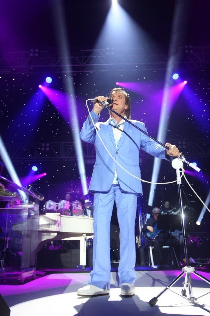 Show do "Rei" Roberto Carlos emociona o público em BH com repertório clássico, confira as imagens