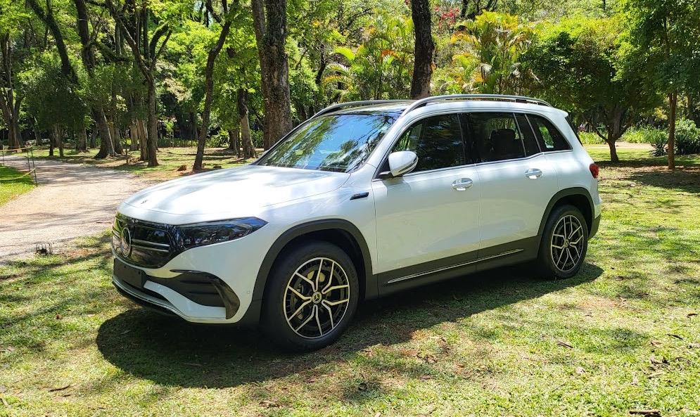 Mercedes amplia linha de elétricos com os SUVs EQA e EQB, além do cupê EQE