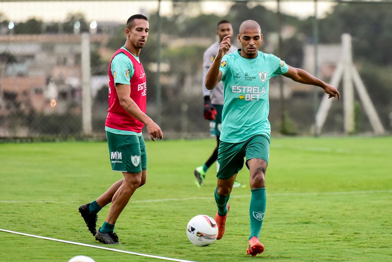 Mancini muda praticamente o time inteiro do América para encarar o ... Mancini muda praticamente o time inteiro do América para encarar o ...